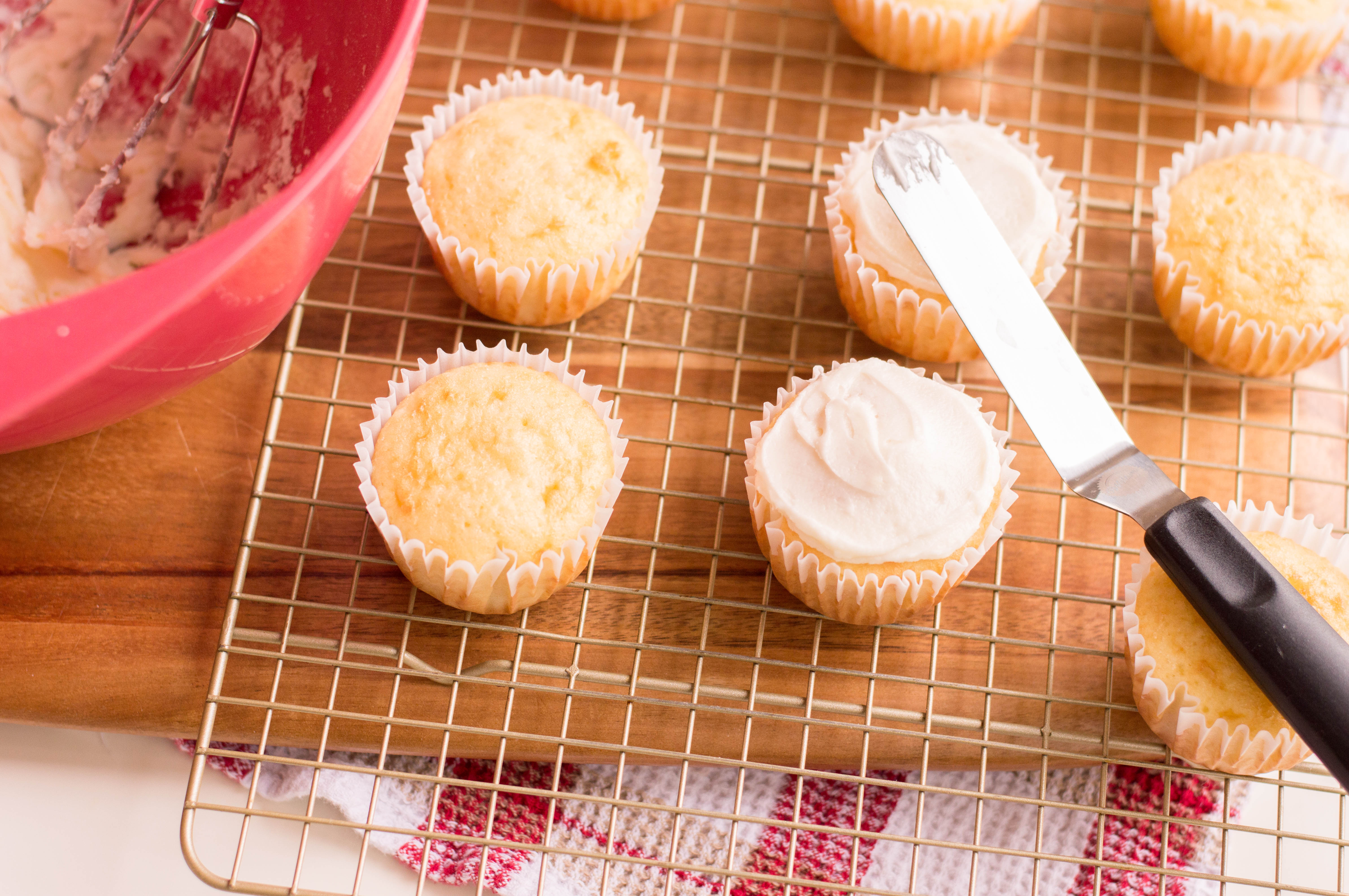 Sparkly Snowman Cupcakes Recipe Easy Christmas Baking With Kids