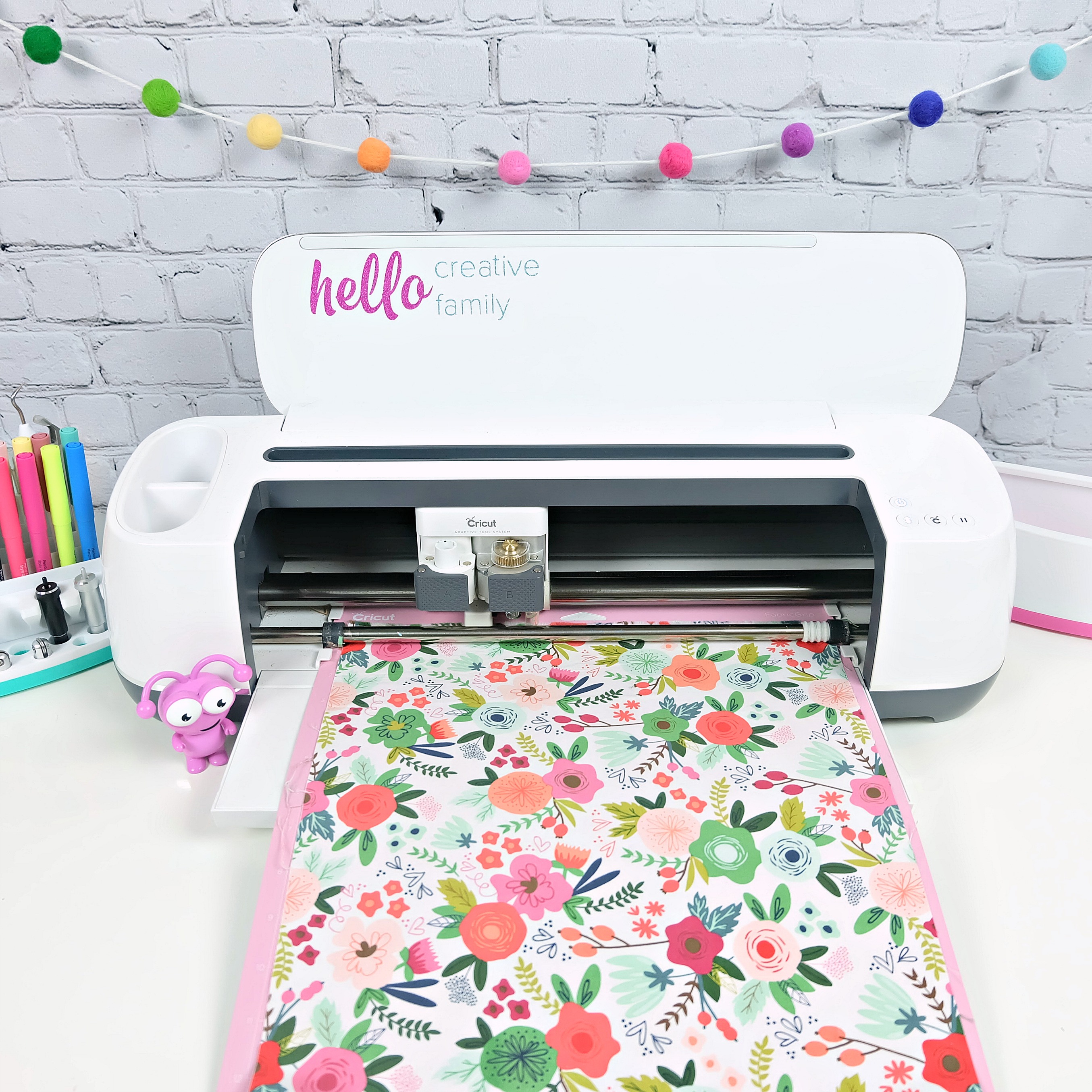 Cricut Basics: What Is A Cricut Cutting Machine + Free Crafting SVG